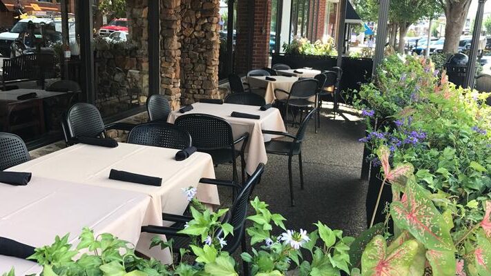 7 restaurants in Auburn-Opelika with outdoor seating | The Bama Buzz